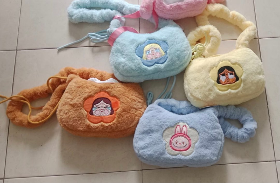 TAS BONEKA LABUBU CRYBABY, Fesyen Wanita, Tas & Dompet di Carousell