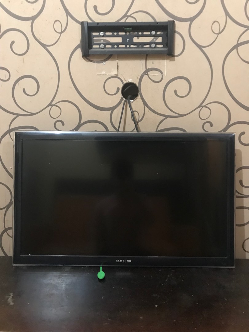 TV Samsung 32 inch + bracket masih bagus, Elektronik, TV & Perlengkapan ...