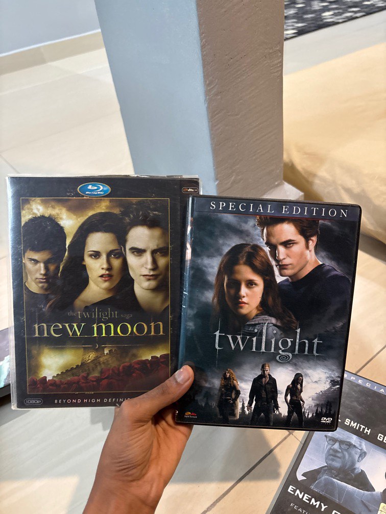 Twilight dvd, Hobbies & Toys, Music & Media, CDs & DVDs on Carousell