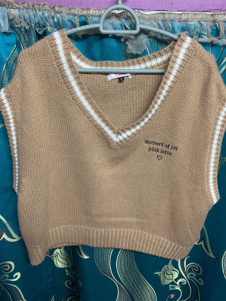 VEST BAGGY, Women's Fashion, Activewear on Carousell