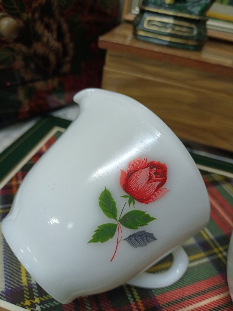 vintage 1960s JAJ Pyrex red 'June Rose' retro white glass milk jug ...