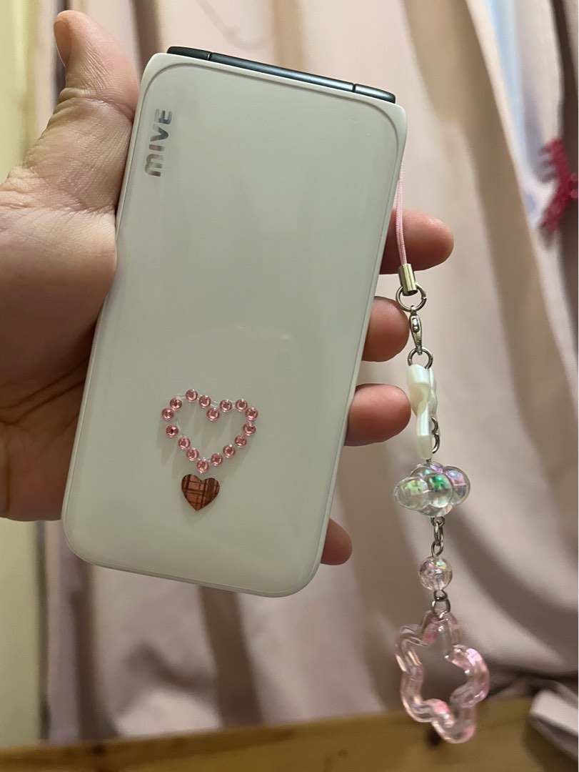 WHITE MIVE STYLE FOLDER 2, Mobile Phones & Gadgets, Other Gadgets on ...