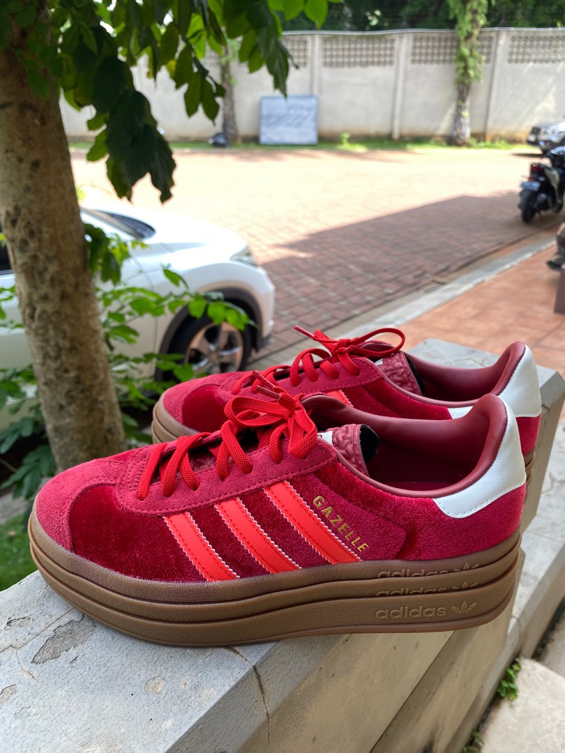 Adidas Gazelle Bold Merah, Fesyen Wanita, Sepatu di Carousell