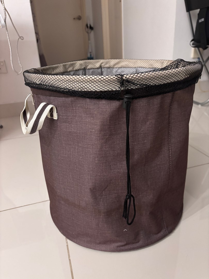 Bakul baju kain (ada besi), Furniture & Home Living, Furniture, Other ...