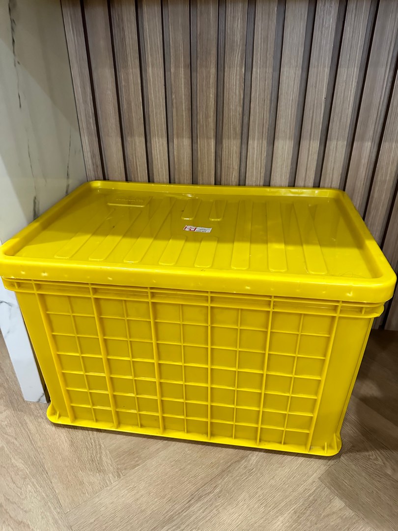 Box container industri merk hanata tipe 2104, Perabotan Rumah di Carousell
