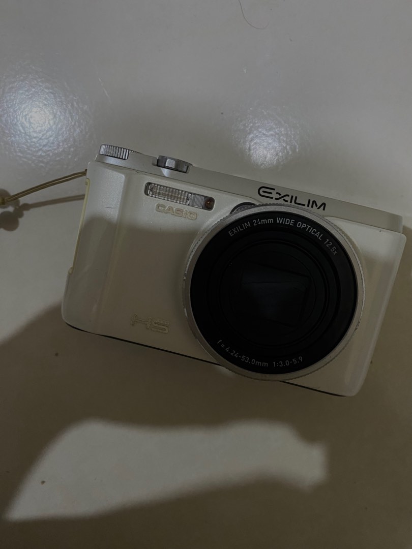 casio digital camera (flip screen), Photography, Cameras on Carousell