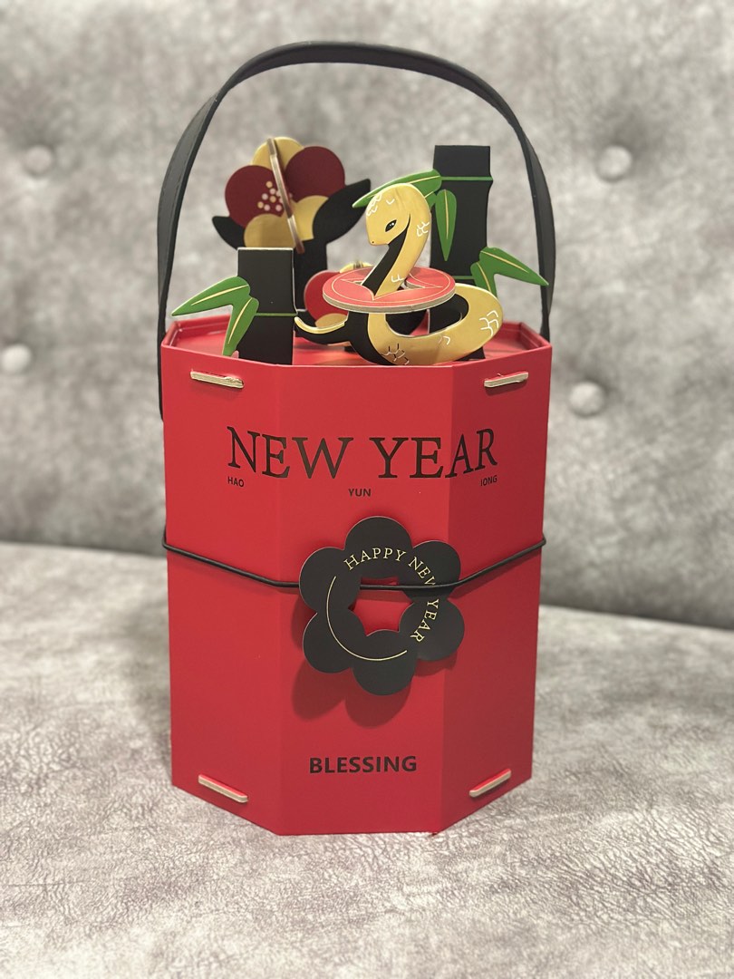 Chinese New year Gift Box Pacakging, Food & Drinks, Gift Baskets ...