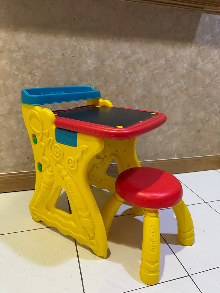 Crayola creative 2In1 convertible art desk, Babies & Kids, Baby Nursery ...