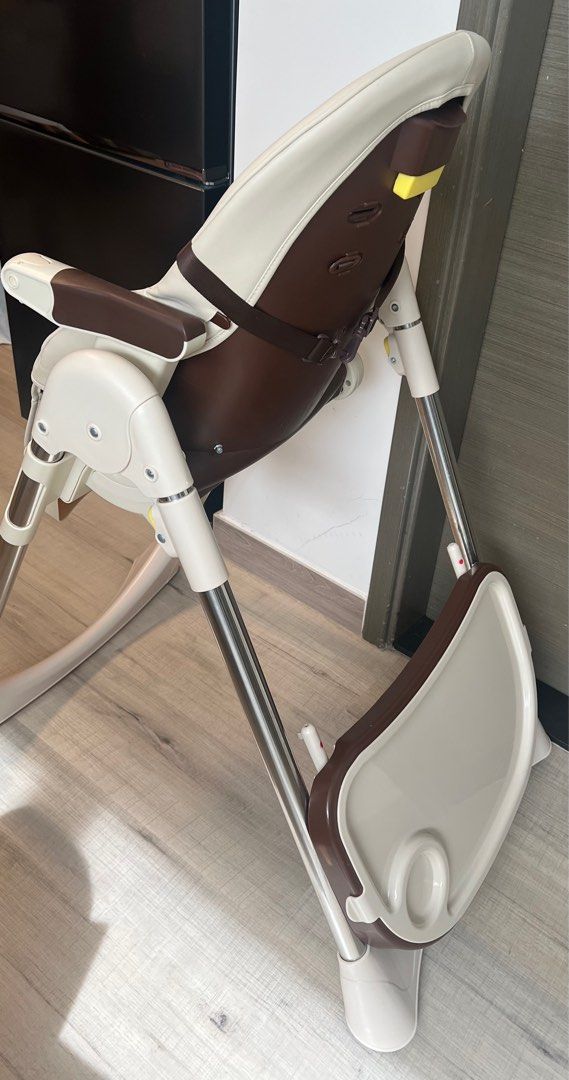 80% new Dot to Dot x aguard Baby High Chairs $150, 兒童＆孕婦用品, 護理及餵哺, 護理及餵 ...