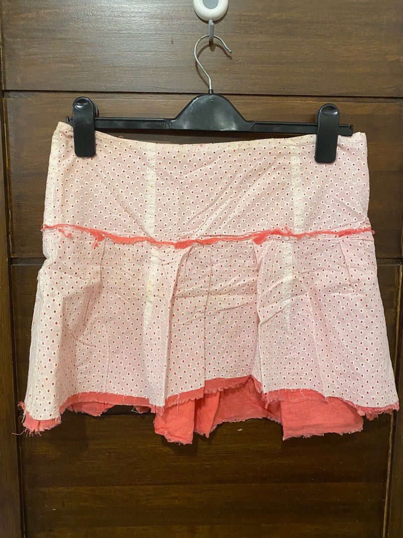 McGinn White and Peach Skirt, Women's Fashion, Bottoms, Skirts on Carousell