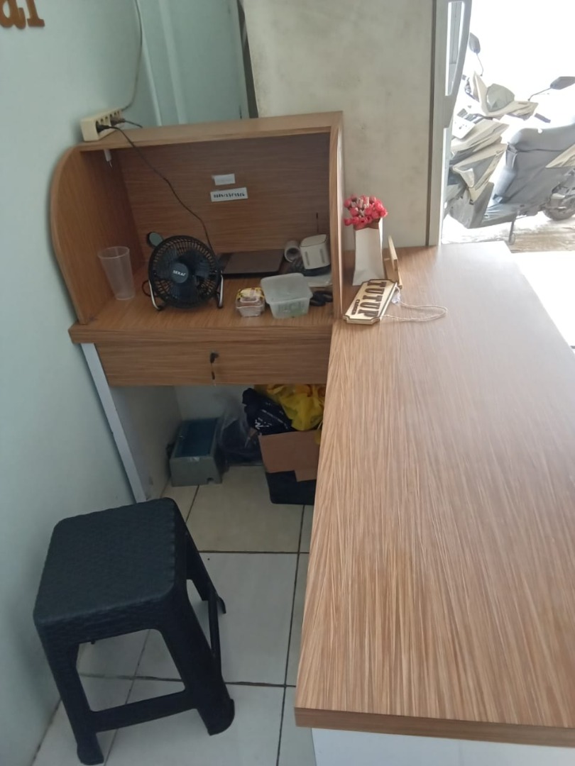 meja kasir / meja toko / meja cafe, Serba Serbi, Others di Carousell