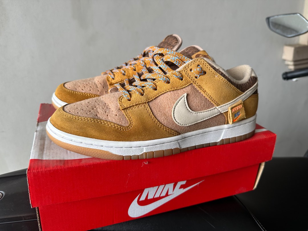 Nike dunks Teddy Bear, Men's Fashion, Footwear, Sneakers on Carousell