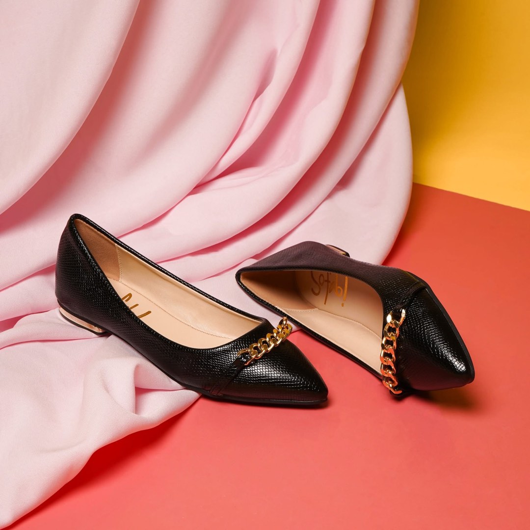 So Fab black shoes, Women's Fashion, Footwear, Flats & Sandals on Carousell