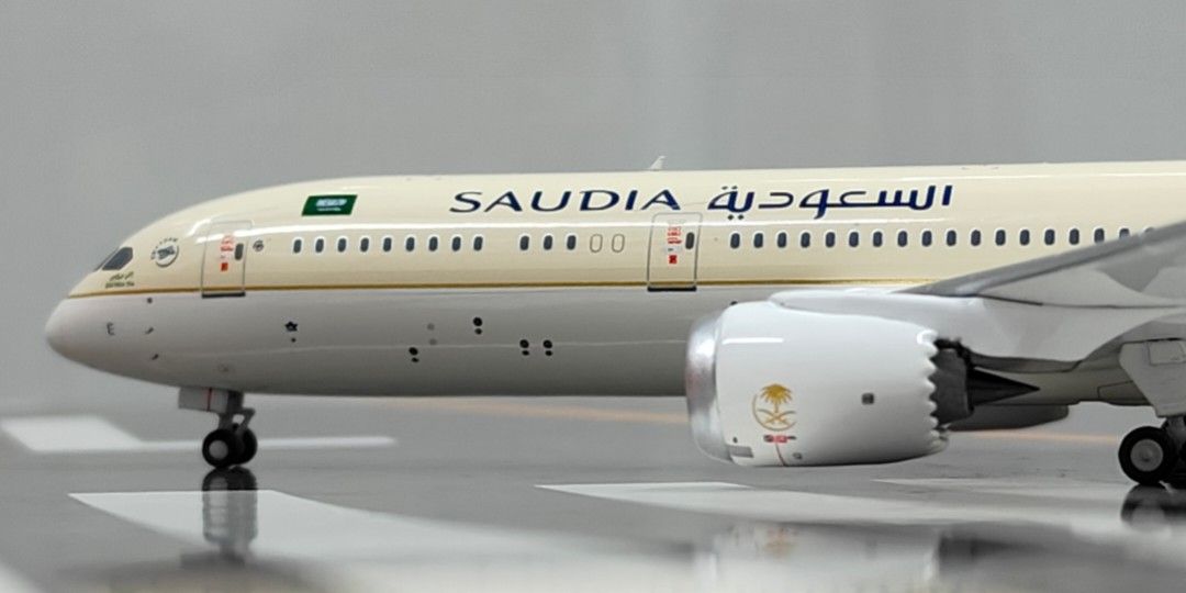 Saudia Arabia B787-9 75th anniversary Scale 1:400, Hobbies & Toys, Toys ...