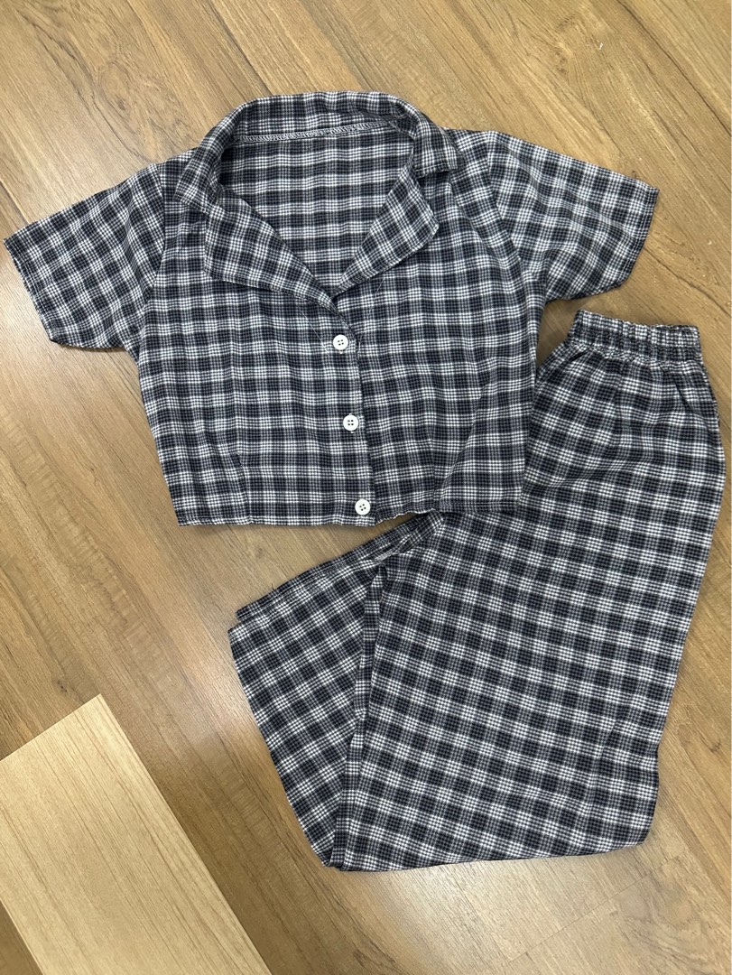 Checkered Set Wear include Crop Top and Pants, Women's Fashion, Dresses ...