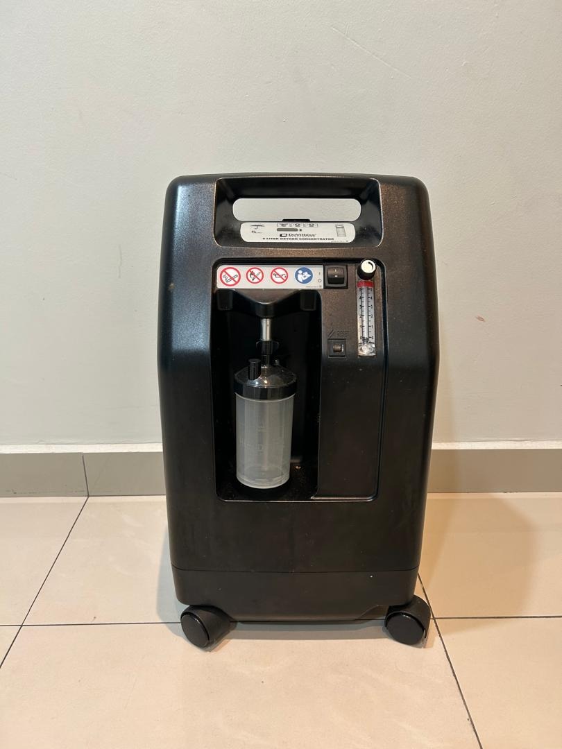 DeVilbiss 5-Liter Oxygen Concentrator, Health & Nutrition, Assistive ...