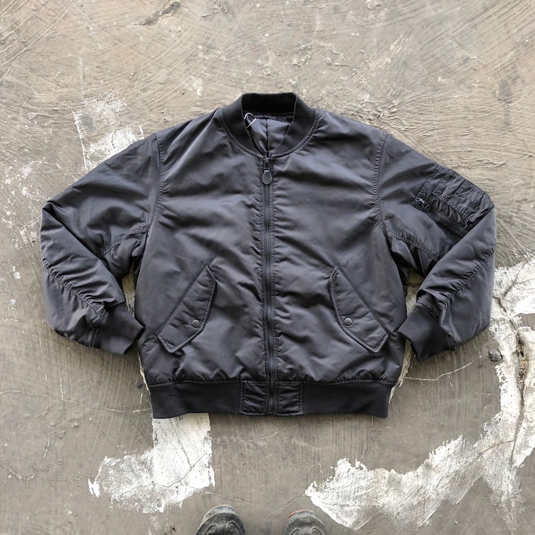 GU Bomber Jacket, Men's Fashion, Coats, Jackets and Outerwear on Carousell