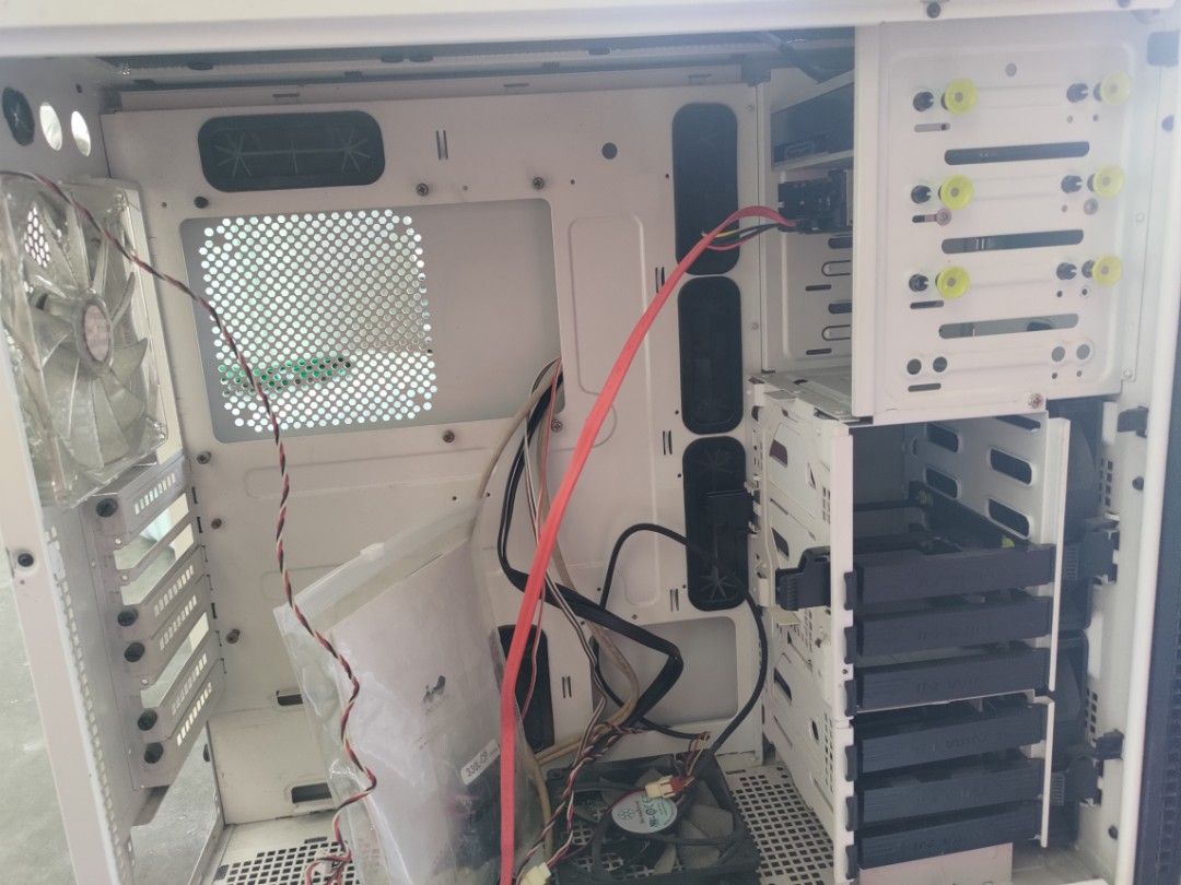 Inwin 707 white casing, Computers & Tech, Parts & Accessories, Computer ...