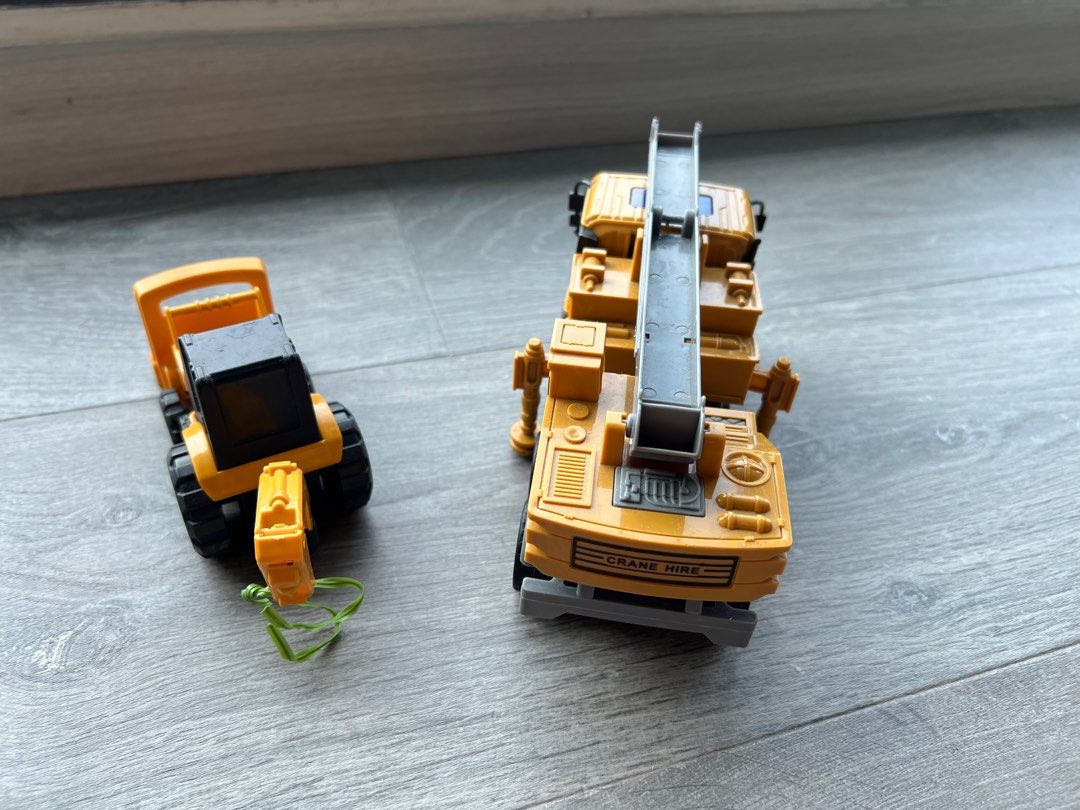 pre Loved cherry picker truck and back home loader, Hobbies & Toys ...