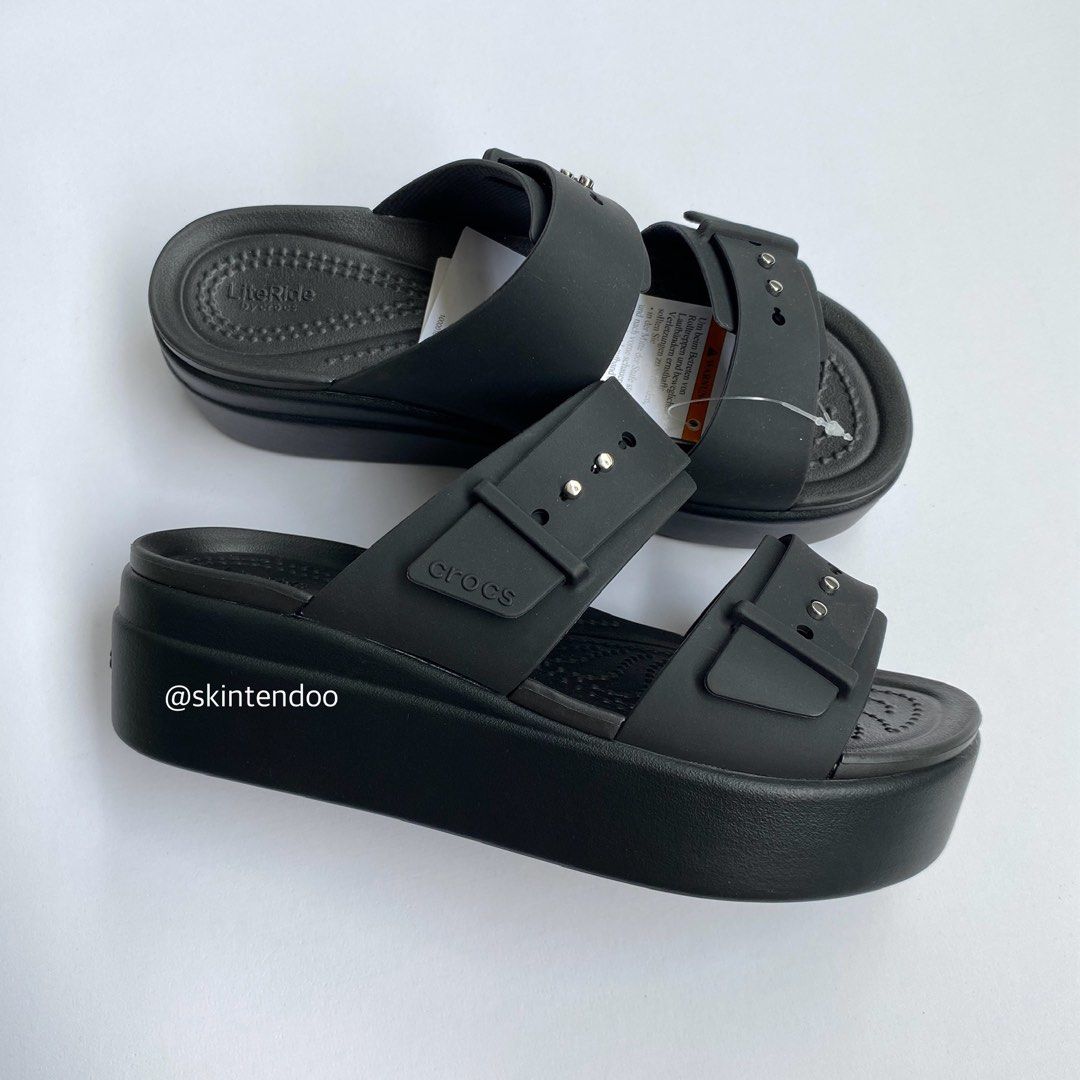 RESMI PT MAP Crocs Brooklyn Sandal Low Wedge Original, Fesyen Pria ...