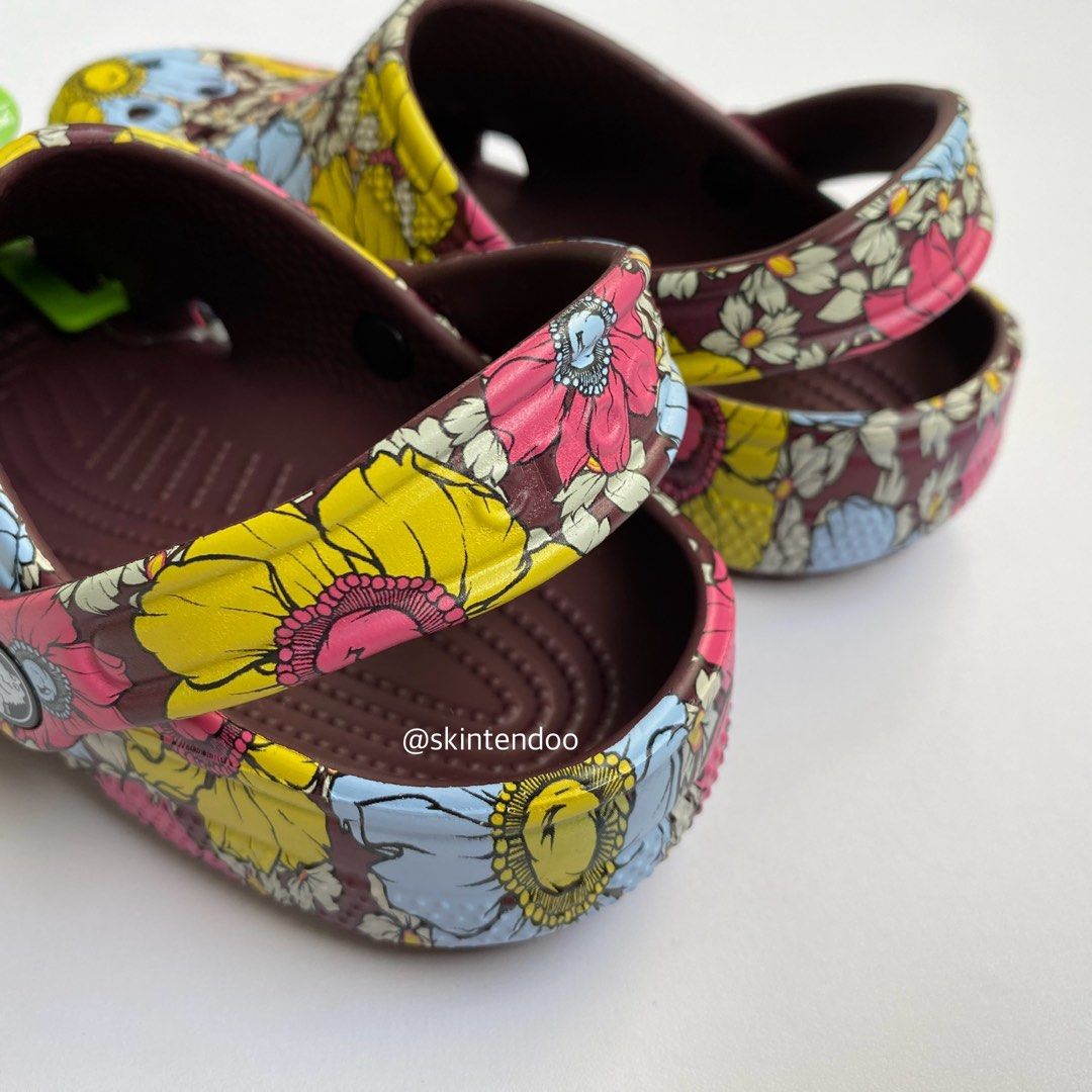 RESMI PT MAP Crocs Classic Retro Floral Clog Dark Cherry Multi Original, Fesyen Pria, Sepatu ...