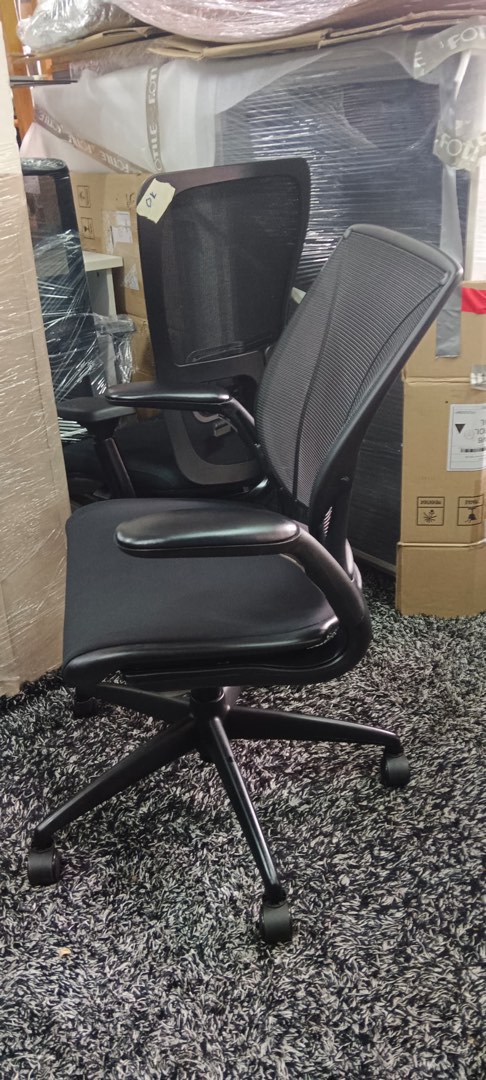 Retail at rm2500++ NOW RM599 Humanscale WORLD ergonomic office chair ...