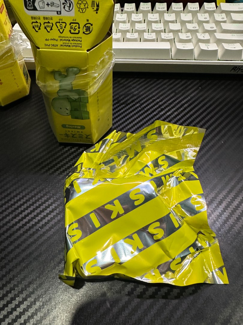 Smiski Moving Series : Little Teamwork, Hobbies & Toys, Toys & Games on ...