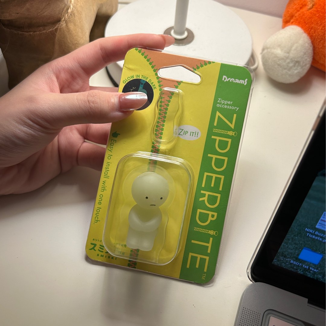 smiski zipper bite, Hobbies & Toys, Toys & Games on Carousell