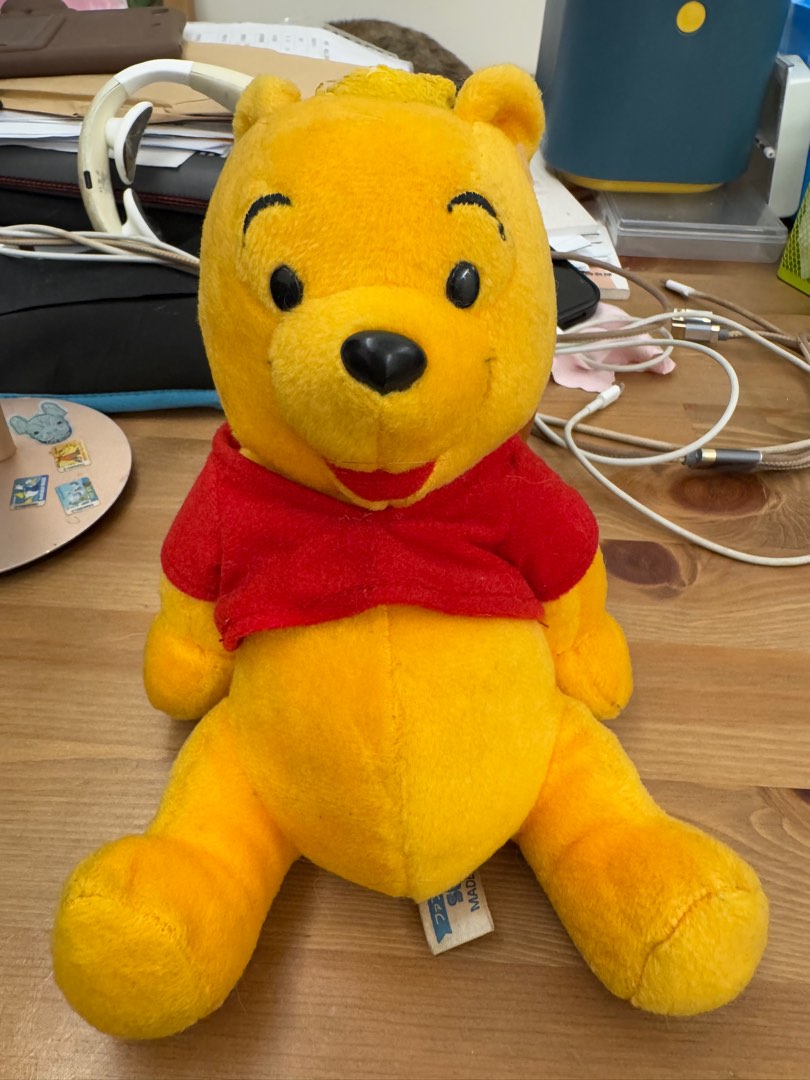 Winnie The Pooh 公仔(約16cm高）, 興趣及遊戲, 玩具 & 遊戲類 - Carousell
