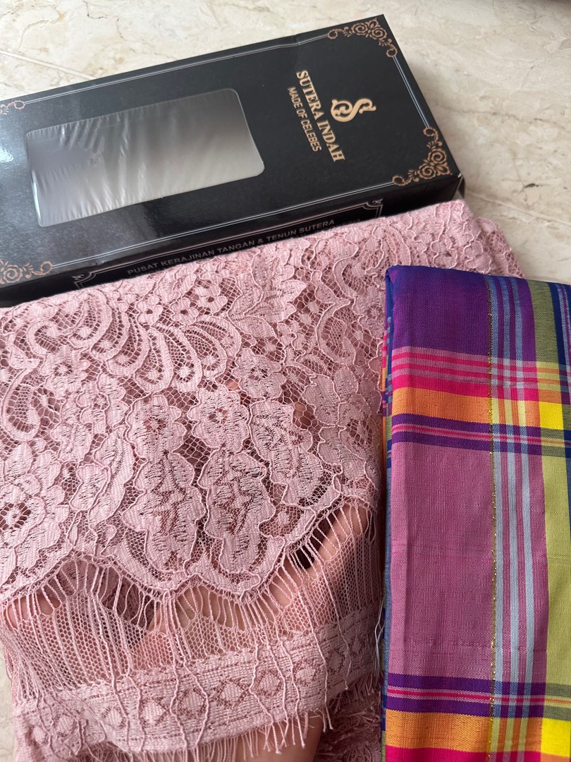 1 Set kain kebaya brokat Bindu samtani dengan sarung bugis pink, Fesyen Wanita, Pakaian Wanita ...