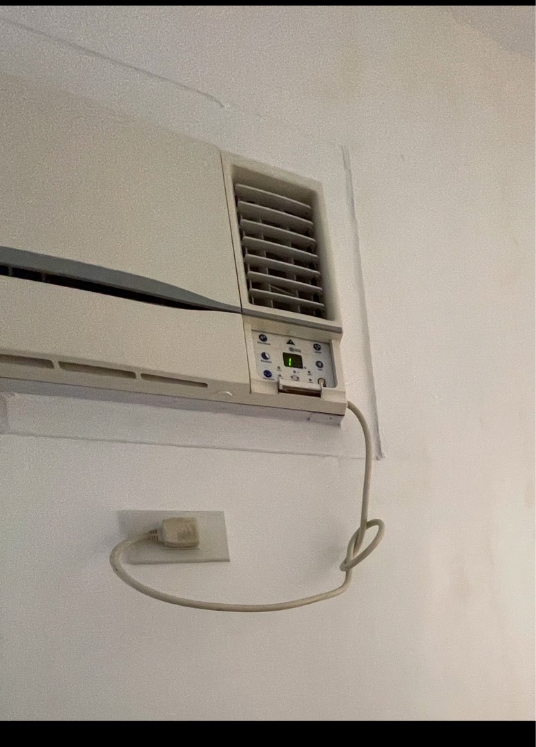 Carrier Window Type Aircon 1hp, TV & Home Appliances, Air Conditioning ...