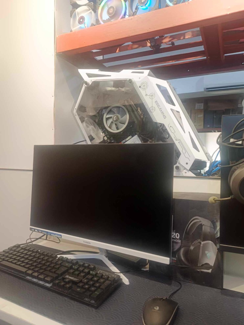 GAMING COMPUTER SET UP, Computers & Tech, Desktops on Carousell