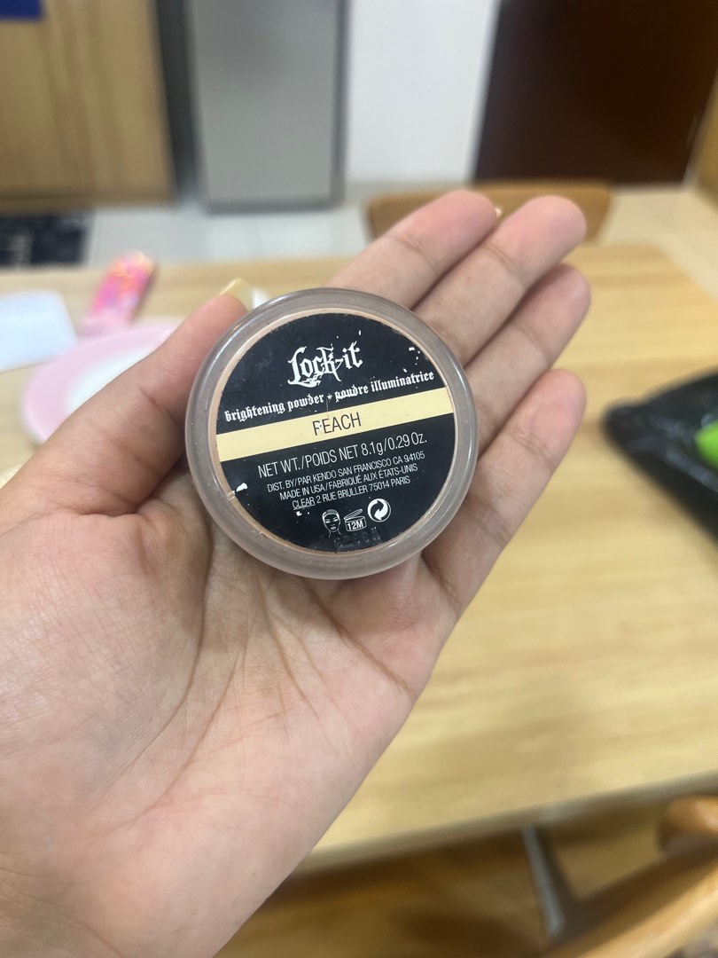 KVD Lock it setting powder, Everything Else, Others on Carousell