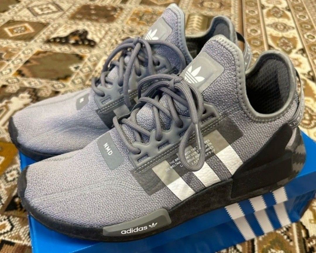 Original Adidas nmd r1 v2, Men's Fashion, Footwear, Sneakers on Carousell