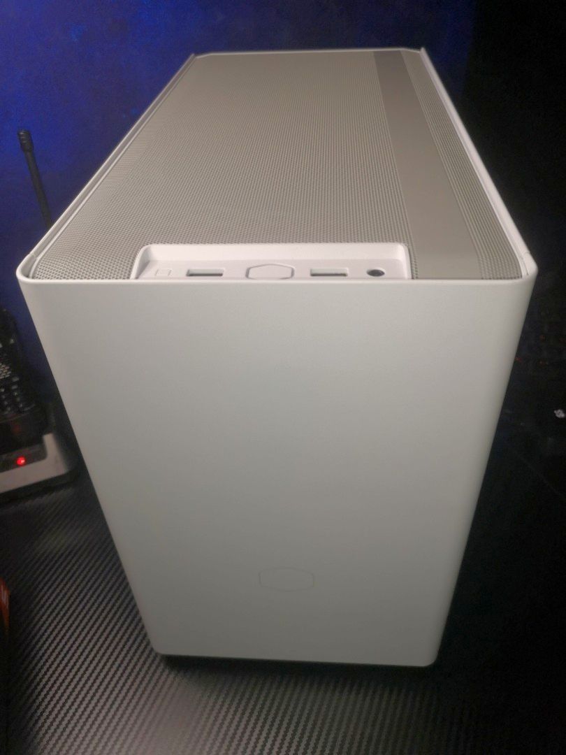 Gaming PC Case - Cooler Master NRP200 (with tempered glass), Computers ...