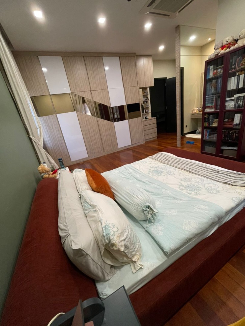 Queen Sunken Red Bed Frame, Furniture & Home Living, Furniture, Bed Frames & Mattresses on Carousell