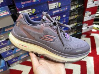 SKECHERS WOMEN GO WALK, Women's Fashion, Footwear, Sneakers on Carousell
