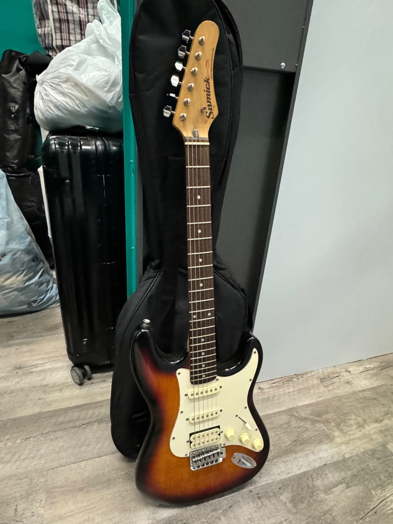 Stratocaster Vintage Samick Electric Guitar, 興趣及遊戲, 音樂、樂器 & 配件, 樂器 - Carousell