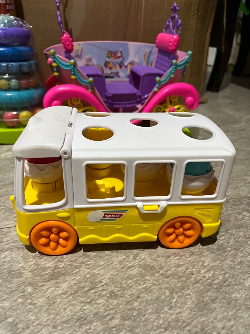 Tomy Egg Bus, Hobbies & Toys, Toys & Games on Carousell