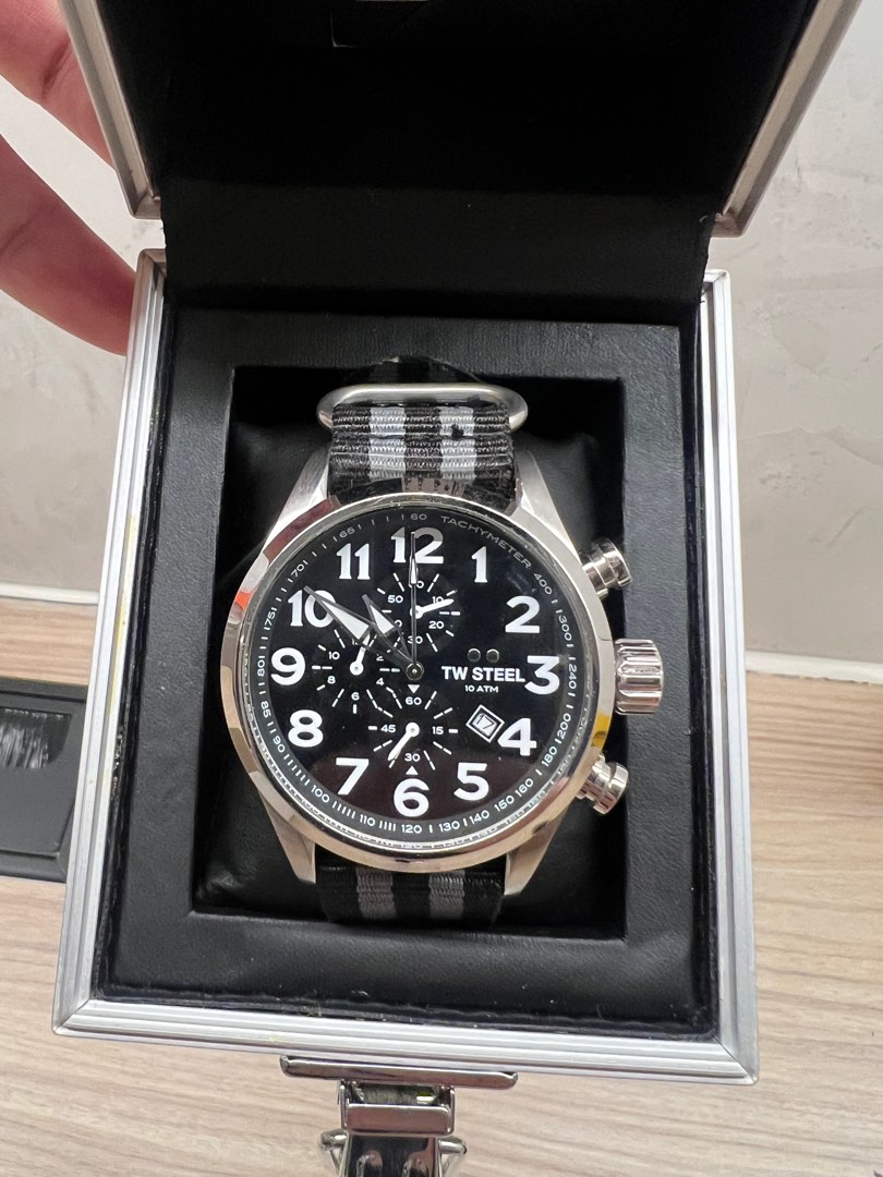 Tw steel Vs3 black watch, Men's Fashion, Watches & Accessories, Watches ...