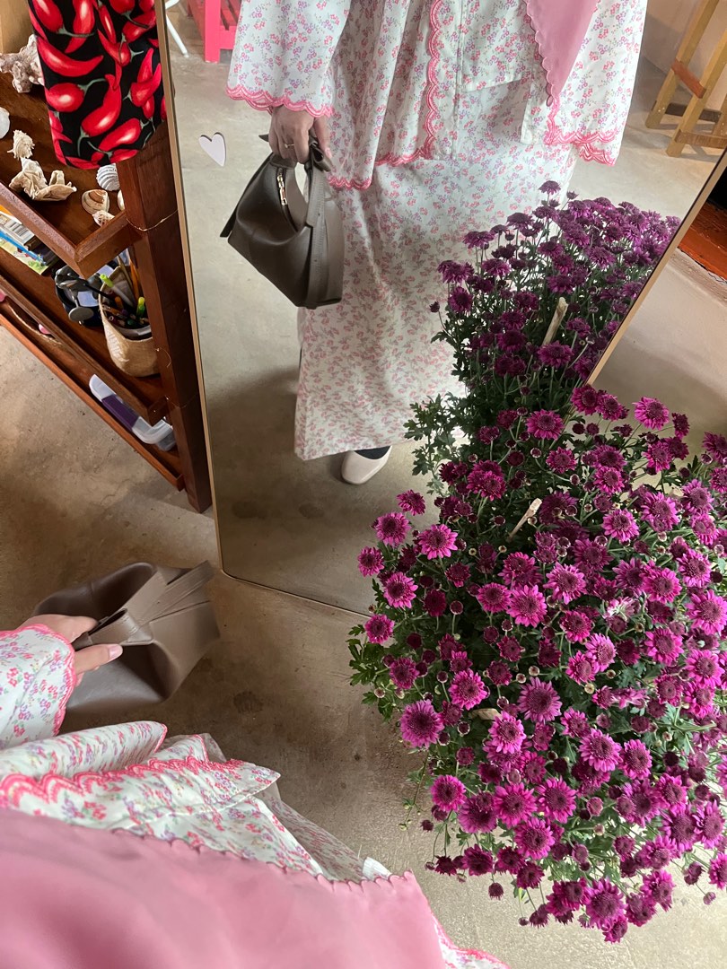 Vallice Rachel Bag, Women's Fashion, Bags & Wallets, Clutches on Carousell