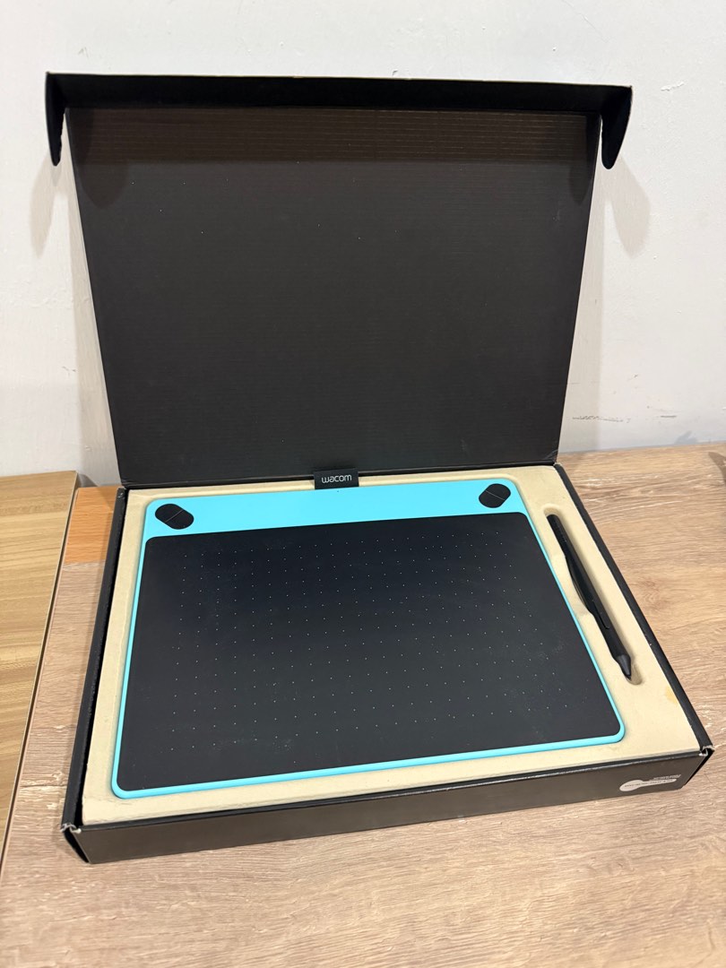 Raya Deal Wacom Intuos Art Board With Pen Medium, Computers & Tech ...