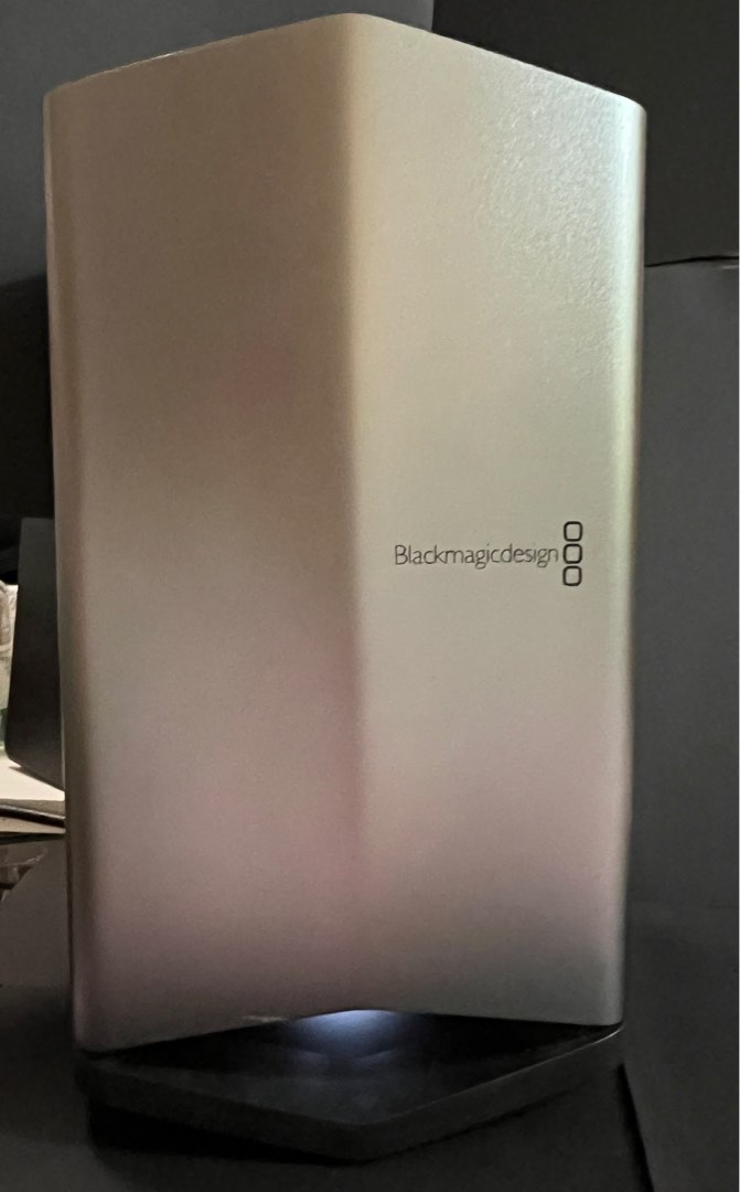 [二手]Apple Blackmagic eGPU RX580 圖形處理器 （有電源線及TypeC線）, 電腦＆科技, 電腦周邊及配件, 電腦 ...