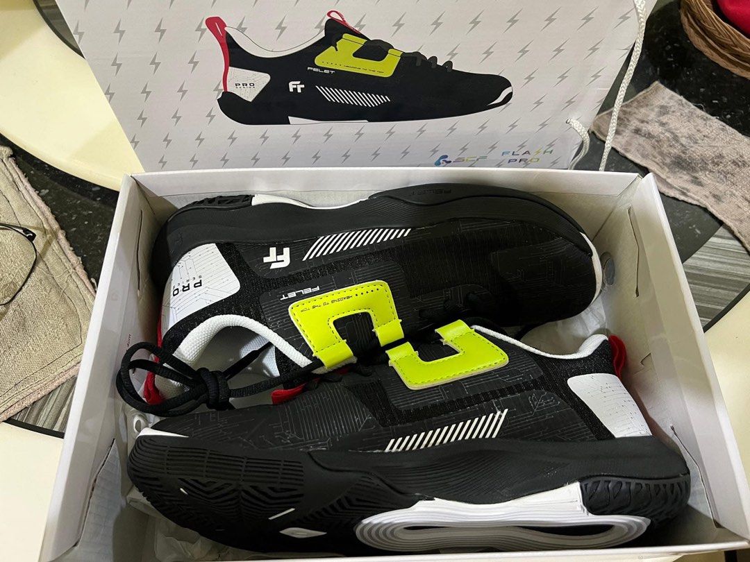 BADMINTON FELET FLASH PRO, Sports Equipment, Other Sports Equipment and ...