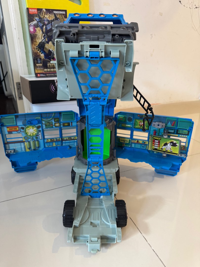 Ben10 Rustbucket Vehicle, Hobbies & Toys, Toys & Games on Carousell