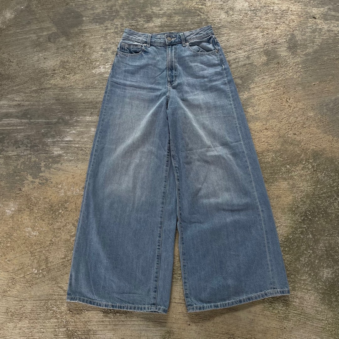 GU ultra baggy jeans, Men's Fashion, Bottoms, Jeans on Carousell