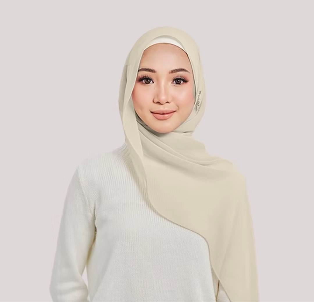 Guzel KL Chiffon Silk in Confetti , Women's Fashion, Muslimah Fashion ...