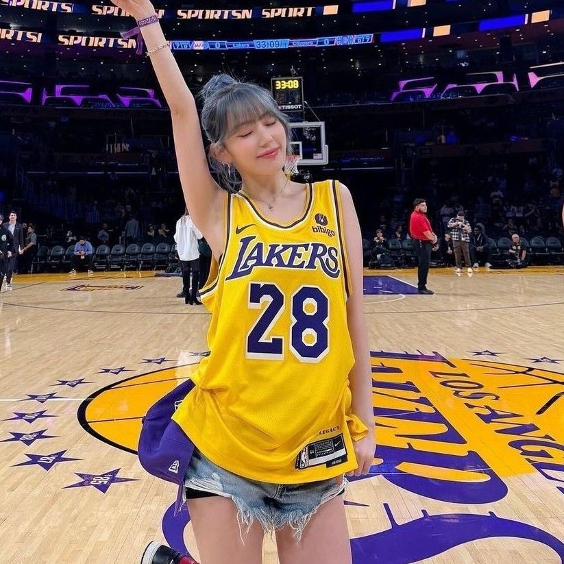 Kpop Lesserafim Sakura Oversized Inspired Lakers Tshirt Jersey ...