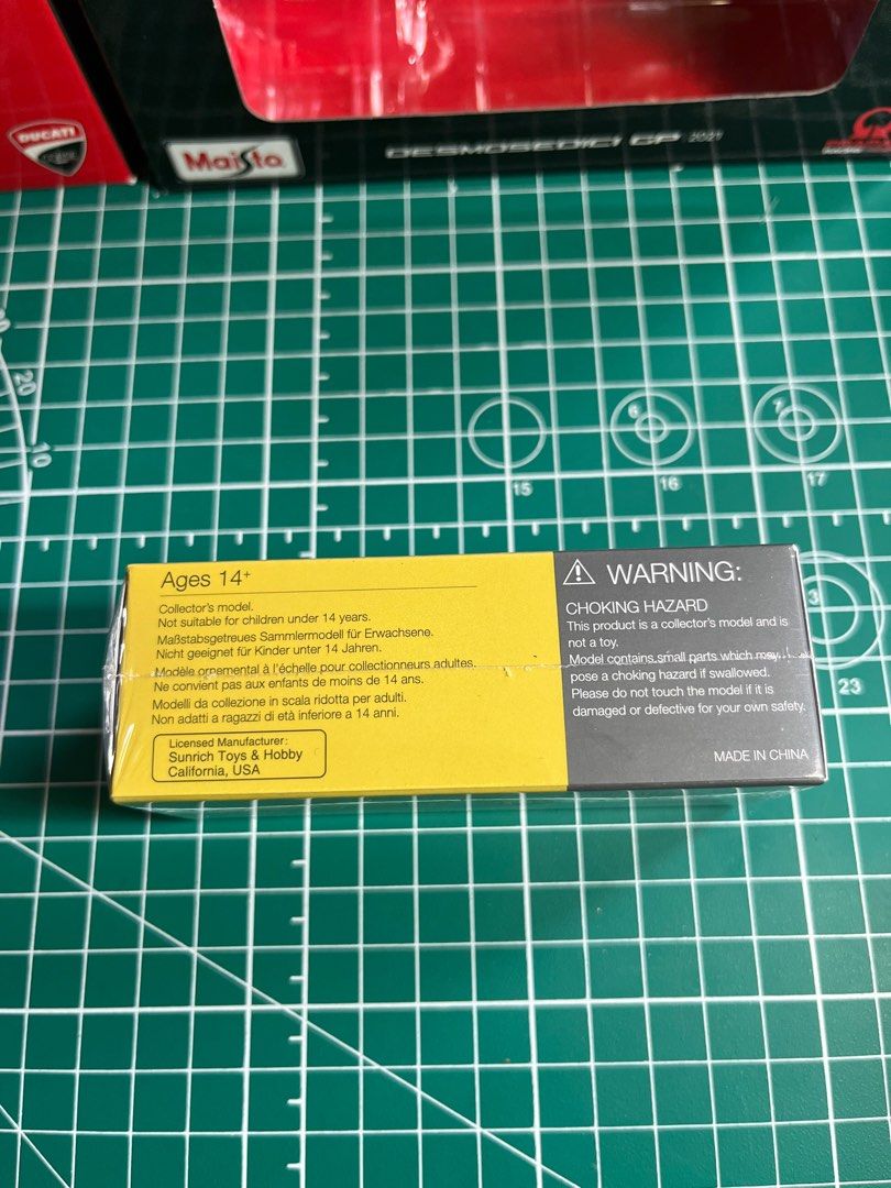 Mini GT #762 Nissan Skyline GT-R (R34) V-Spec Lightning Yellow, Hobbies ...