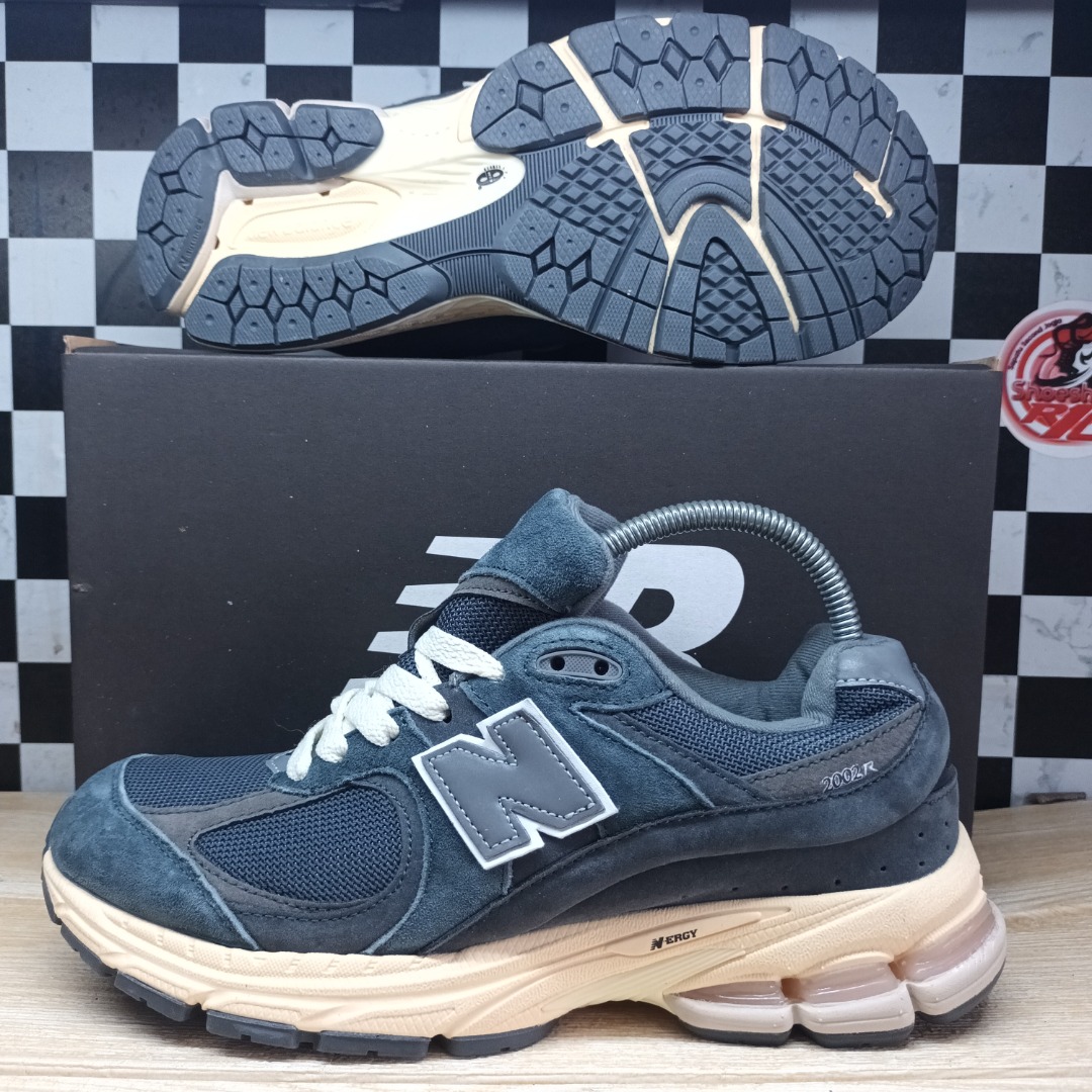 New Balance 2002R Black Dark Grey ML2002RHO | Shoeshop-r10, Fesyen Pria ...